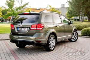 Zaļš Fiat Freemont 2013 Pērnava, ar dzinēja tilpumu 2.00 L un nobraukumu 145 tūkst. km par 7590 €, foto 3 vietnē AUTOMOTO.COM.LV