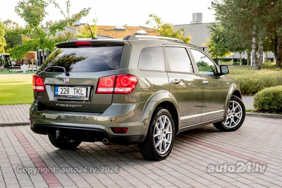 Zaļš Fiat Freemont 2013 Pērnava, ar dzinēja tilpumu 2.00 L un nobraukumu 145 tūkst. km par 7590 €, foto 3 vietnē AUTOMOTO.COM.LV