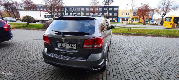 Grey Fiat Freemont 2011 in Panevezys, with an engine capacity of 2.00 L and mileage of 301 thousand km for 4100 €, photo 2 on AUTOMOTO.COM.LV