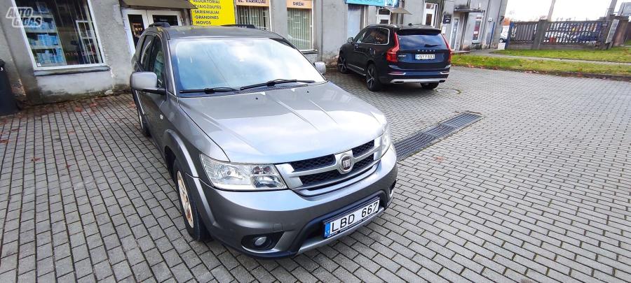 Grey Fiat Freemont 2011 in Panevezys, with an engine capacity of 2.00 L and mileage of 301 thousand km for 4100 €, photo 4 on AUTOMOTO.COM.LV