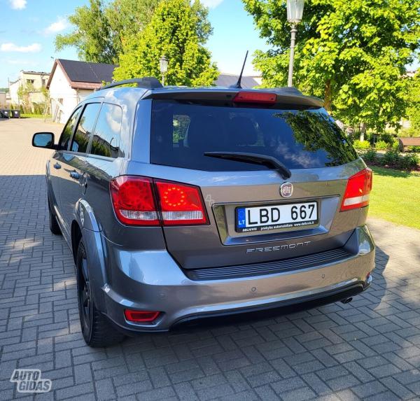 Grey Fiat Freemont 2011 in Siauliai, with an engine capacity of 2.00 L and mileage of 300 thousand km for 3950 €, photo 6 on AUTOMOTO.COM.LV