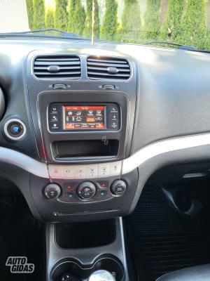 Grey Fiat Freemont 2011 in Siauliai, with an engine capacity of 2.00 L and mileage of 300 thousand km for 3950 €, photo 12 on AUTOMOTO.COM.LV