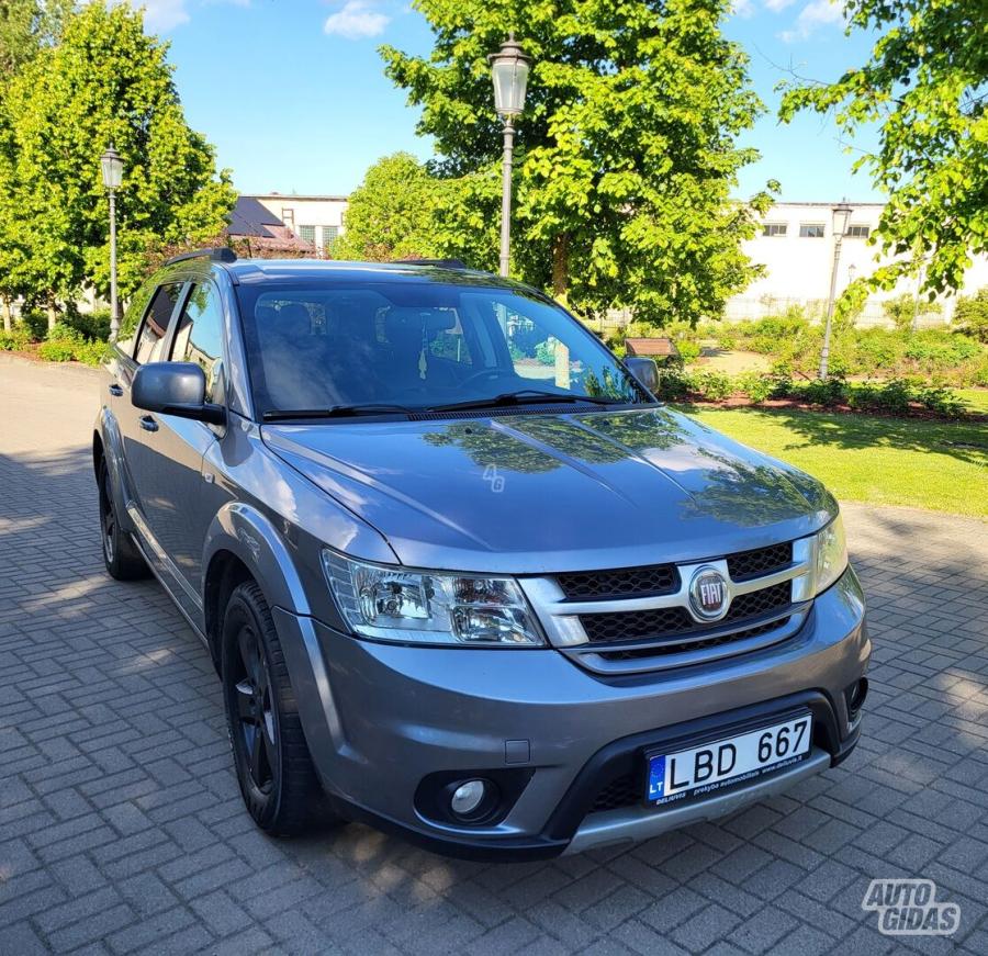 Grey Fiat Freemont 2011 in Siauliai, with an engine capacity of 2.00 L and mileage of 300 thousand km for 3950 €, photo 13 on AUTOMOTO.COM.LV
