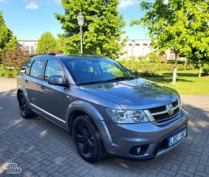 Grey Fiat Freemont 2011 in Siauliai, with an engine capacity of 2.00 L and mileage of 300 thousand km for 3950 €, photo 14 on AUTOMOTO.COM.LV