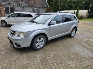 Pelēks Fiat Freemont 2011 Ogre, ar dzinēja tilpumu 2.00 L un nobraukumu 179 tūkst. km par 3550 €, foto  vietnē AUTOMOTO.COM.LV