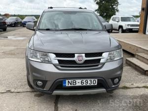 Pelēks Fiat Freemont 2012 Rīga, ar dzinēja tilpumu 2.00 L un nobraukumu 174 tūkst. km par 6750 €, foto  vietnē AUTOMOTO.COM.LV