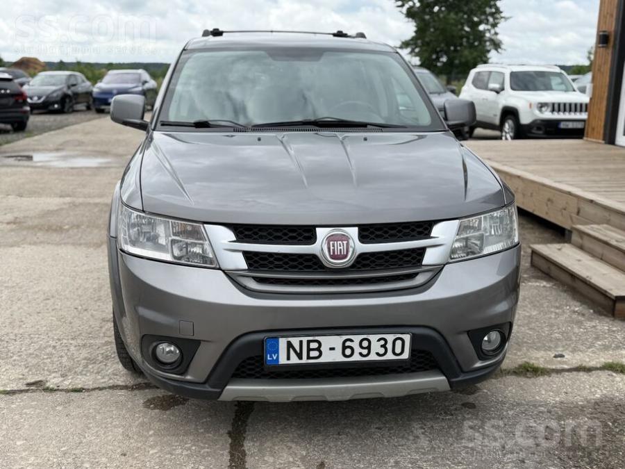 Pelēks Fiat Freemont 2012 Rīga, ar dzinēja tilpumu 2.00 L un nobraukumu 174 tūkst. km par 6750 €, foto 1 vietnē AUTOMOTO.COM.LV