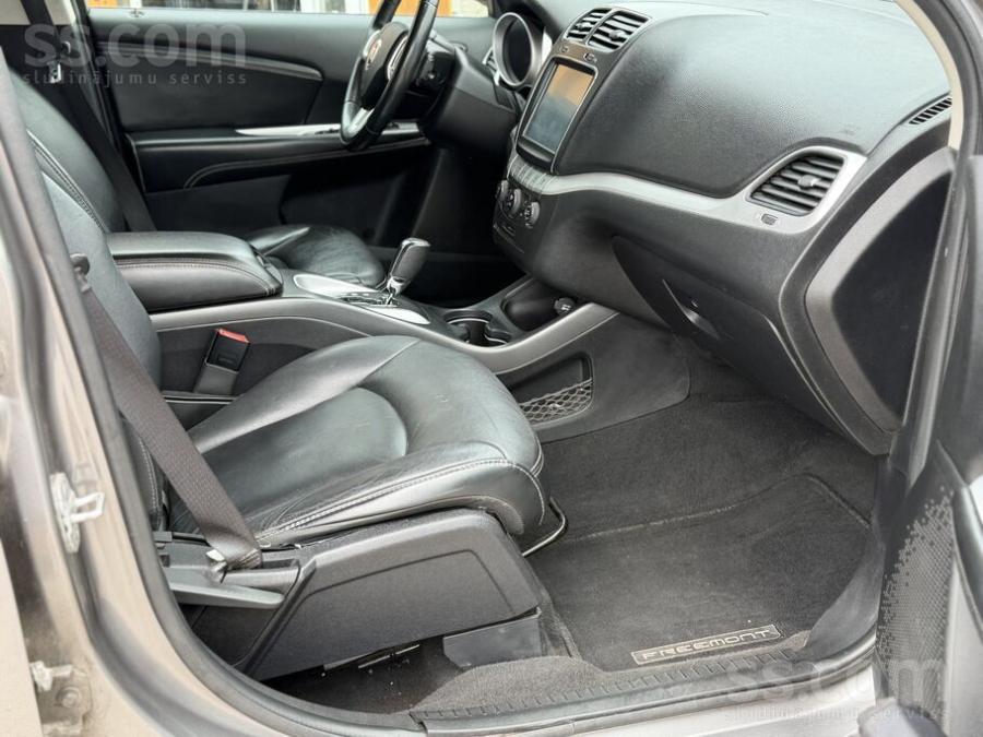 Pelēks Fiat Freemont 2012 Rīga, ar dzinēja tilpumu 2.00 L un nobraukumu 174 tūkst. km par 6750 €, foto 16 vietnē AUTOMOTO.COM.LV