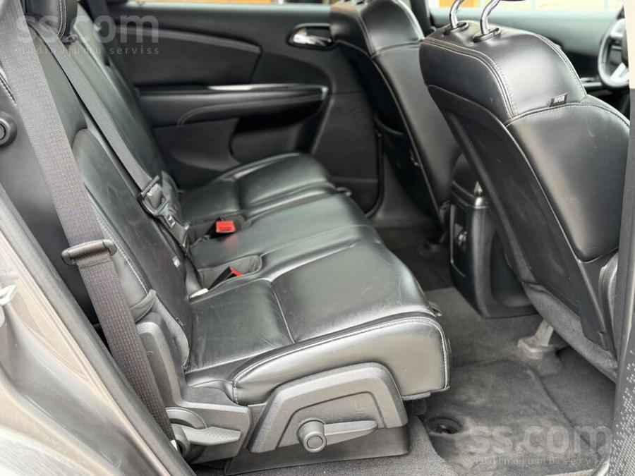 Pelēks Fiat Freemont 2012 Rīga, ar dzinēja tilpumu 2.00 L un nobraukumu 174 tūkst. km par 6750 €, foto 17 vietnē AUTOMOTO.COM.LV