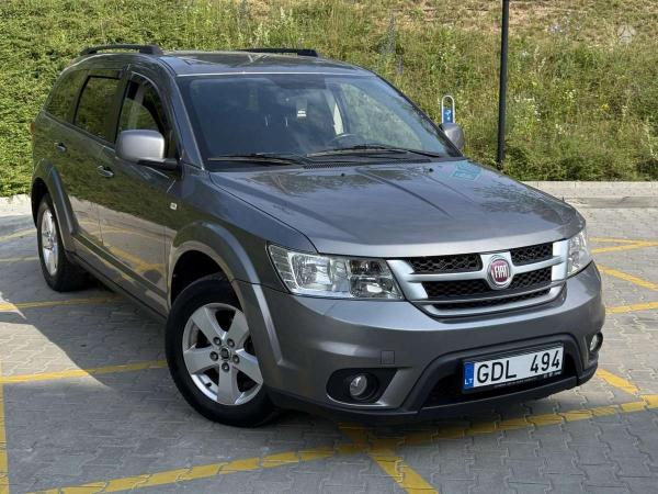 Pelēks Fiat Freemont 2012 Viļņa, ar dzinēja tilpumu 1.96 L un nobraukumu 258 tūkst. km par 4000 €, foto 1 vietnē AUTOMOTO.COM.LV