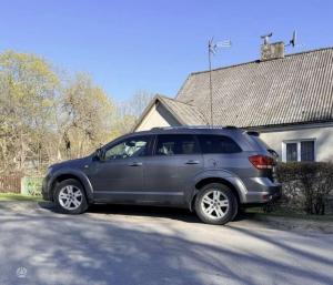 Grey Fiat Freemont 2012 in Kretinga, with an engine capacity of 1.96 L and mileage of 260 thousand km for 5000 €, photo 7 on AUTOMOTO.COM.LV