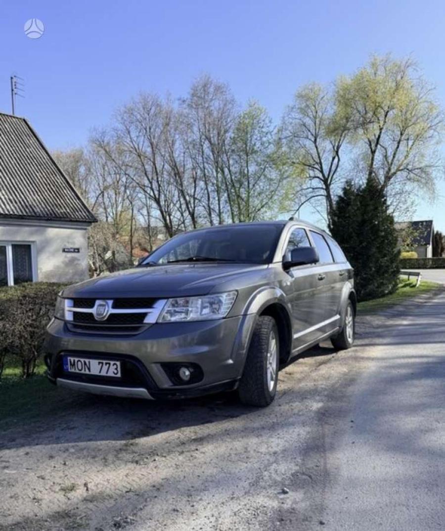 Grey Fiat Freemont 2012 in Kretinga, with an engine capacity of 1.96 L and mileage of 260 thousand km for 5000 €, photo 9 on AUTOMOTO.COM.LV