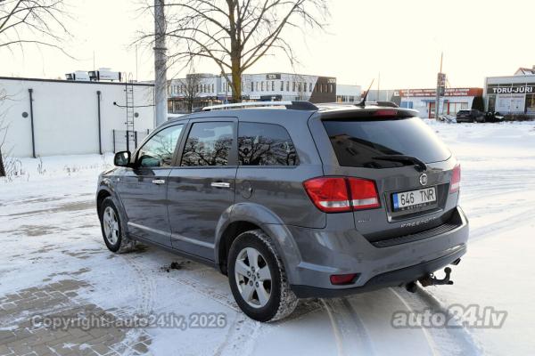 Pelēks Fiat Freemont 2013 Tartu, ar dzinēja tilpumu 2.00 L un nobraukumu 323 tūkst. km par 5990 €, foto 4 vietnē AUTOMOTO.COM.LV