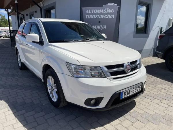 Pelēks Fiat Freemont 2013 Talsi, ar dzinēja tilpumu 2.00 L un nobraukumu 271 tūkst. km par 5300 €, foto 1 vietnē AUTOMOTO.COM.LV