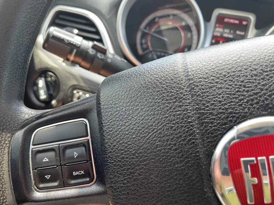 Grey Fiat Freemont 2013 in Talsi, with an engine capacity of 2.00 L and mileage of 271 thousand km for 5300 €, photo 14 on AUTOMOTO.COM.LV