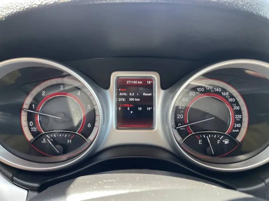Grey Fiat Freemont 2013 in Talsi, with an engine capacity of 2.00 L and mileage of 271 thousand km for 5300 €, photo 15 on AUTOMOTO.COM.LV