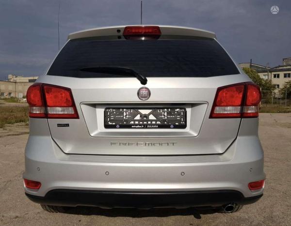 Grey Fiat Freemont 2013 in Siauliai, with an engine capacity of 1.96 L and mileage of 225 thousand km for 4950 €, photo 7 on AUTOMOTO.COM.LV