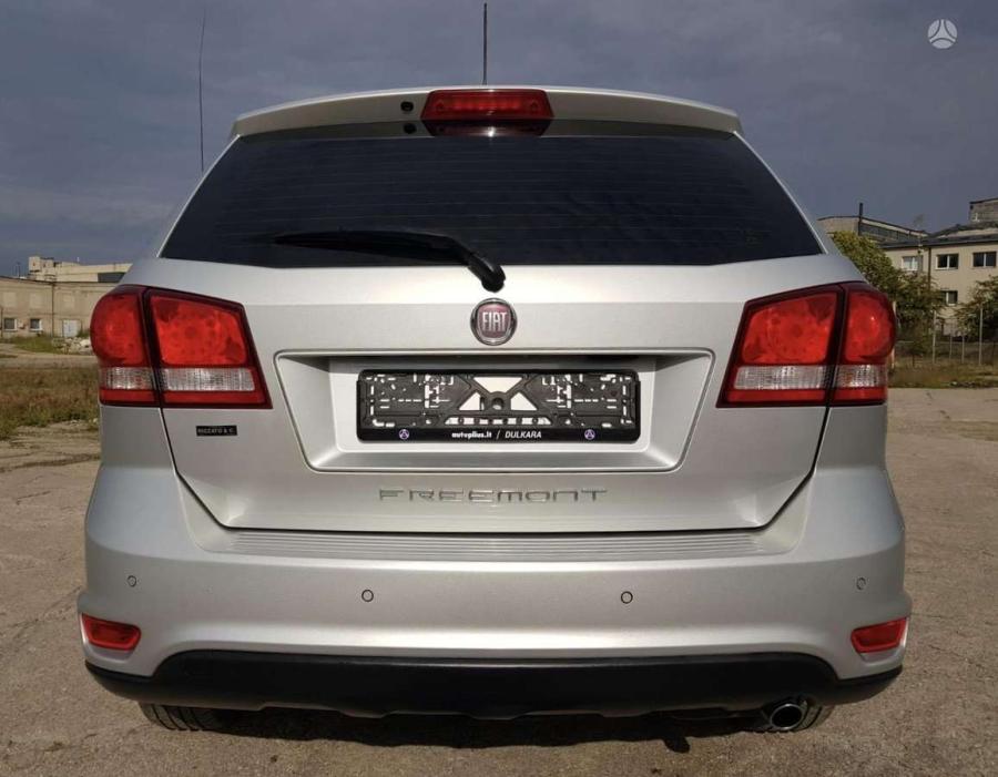 Grey Fiat Freemont 2013 in Siauliai, with an engine capacity of 1.96 L and mileage of 225 thousand km for 4950 €, photo 7 on AUTOMOTO.COM.LV