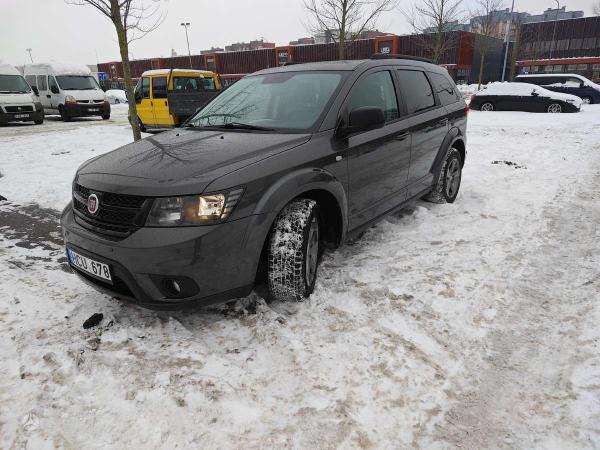 Pelēks Fiat Freemont 2014 Klaipėda, ar dzinēja tilpumu 3.61 L un nobraukumu 153 tūkst. km par 11000 €, foto 2 vietnē AUTOMOTO.COM.LV