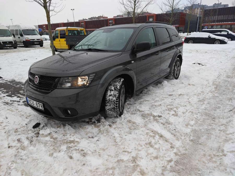Pelēks Fiat Freemont 2014 Klaipėda, ar dzinēja tilpumu 3.61 L un nobraukumu 153 tūkst. km par 11000 €, foto 2 vietnē AUTOMOTO.COM.LV