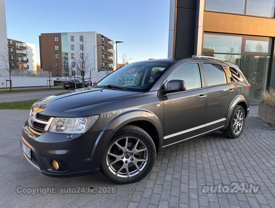 Pelēks Fiat Freemont 2014 Tallina, ar dzinēja tilpumu 2.00 L un nobraukumu 205 tūkst. km par 5500 €, foto 3 vietnē AUTOMOTO.COM.LV