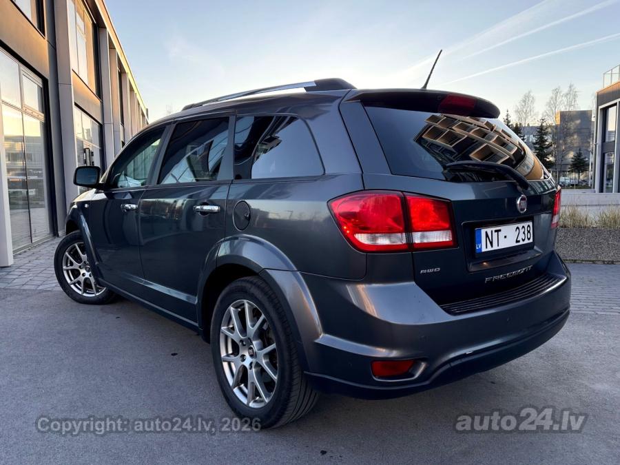 Pelēks Fiat Freemont 2014 Tallina, ar dzinēja tilpumu 2.00 L un nobraukumu 205 tūkst. km par 5500 €, foto 11 vietnē AUTOMOTO.COM.LV