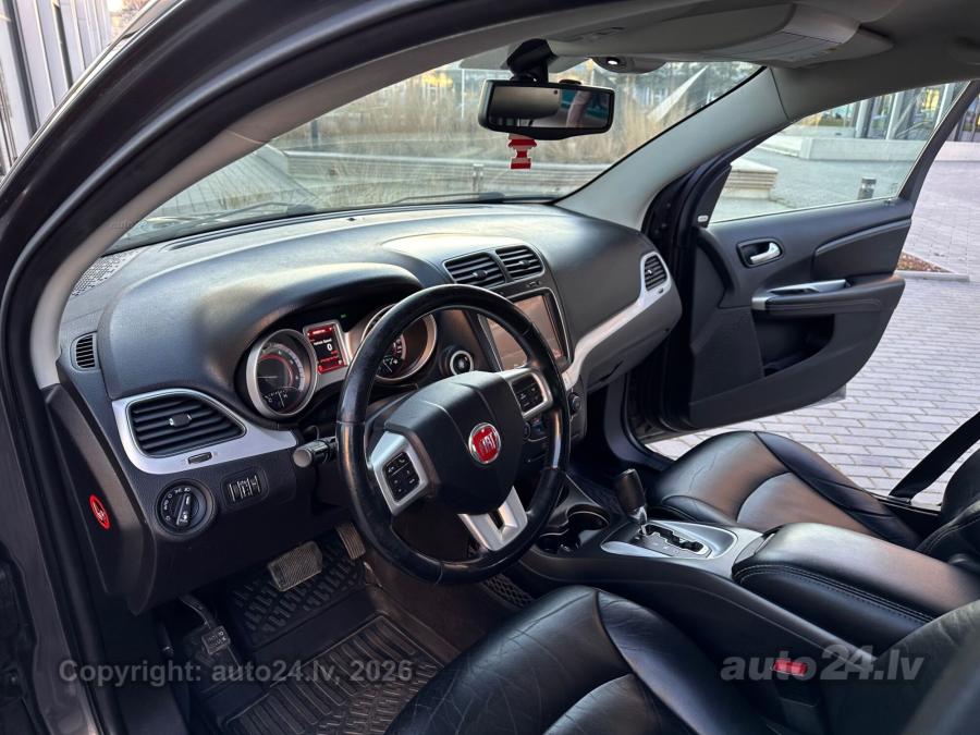 Pelēks Fiat Freemont 2014 Tallina, ar dzinēja tilpumu 2.00 L un nobraukumu 205 tūkst. km par 5500 €, foto 15 vietnē AUTOMOTO.COM.LV