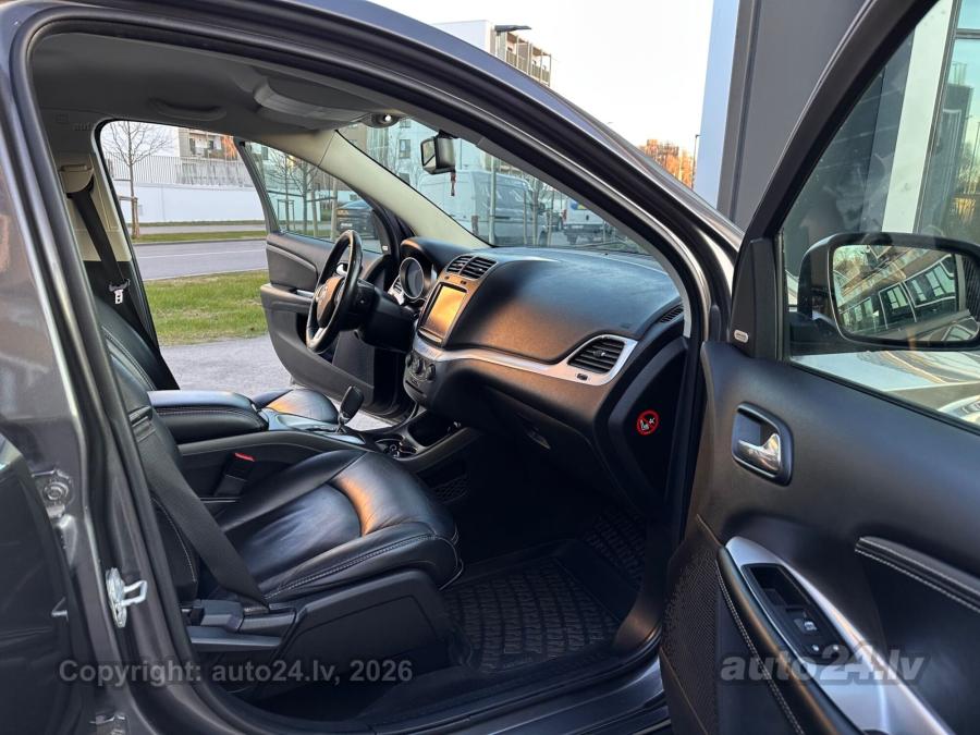 Pelēks Fiat Freemont 2014 Tallina, ar dzinēja tilpumu 2.00 L un nobraukumu 205 tūkst. km par 5500 €, foto 19 vietnē AUTOMOTO.COM.LV
