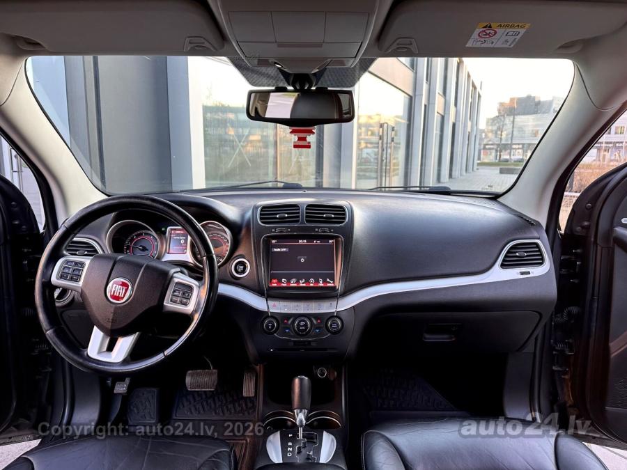 Pelēks Fiat Freemont 2014 Tallina, ar dzinēja tilpumu 2.00 L un nobraukumu 205 tūkst. km par 5500 €, foto 25 vietnē AUTOMOTO.COM.LV