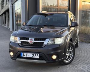Pelēks Fiat Freemont 2014 Valka, ar dzinēja tilpumu 2.00 L un nobraukumu 205 tūkst. km par 4950 €, foto  vietnē AUTOMOTO.COM.LV