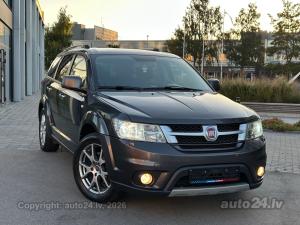 Grey Fiat Freemont 2014 in Tallinn, with an engine capacity of 2.00 L and mileage of 203 thousand km for 4990 €, photo  on AUTOMOTO.COM.LV