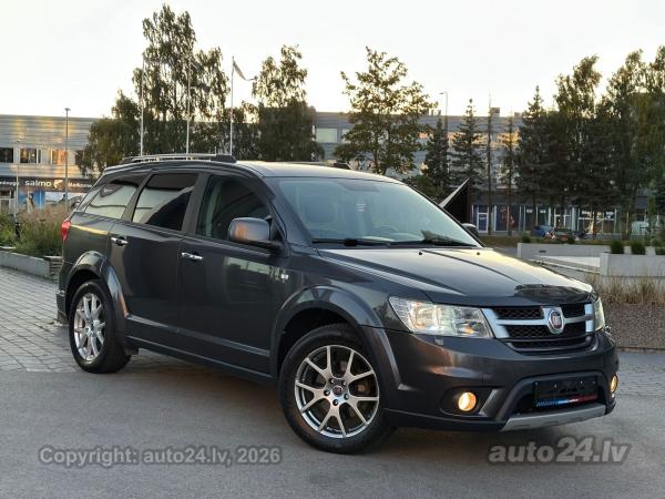 Grey Fiat Freemont 2014 in Tallinn, with an engine capacity of 2.00 L and mileage of 203 thousand km for 4990 €, photo 2 on AUTOMOTO.COM.LV