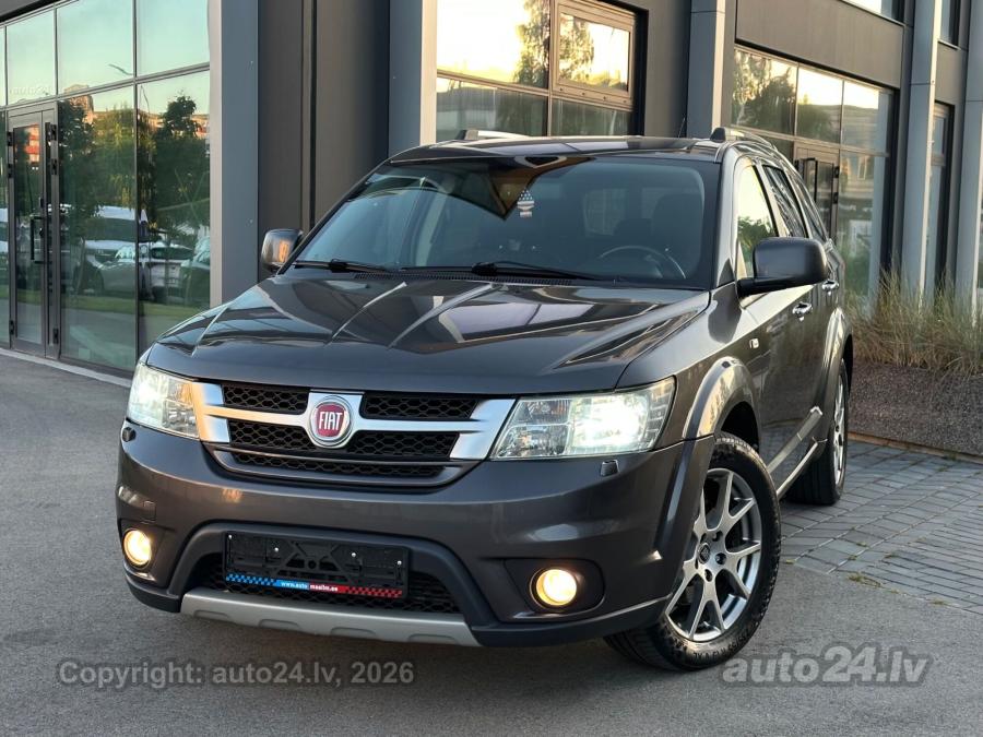 Grey Fiat Freemont 2014 in Tallinn, with an engine capacity of 2.00 L and mileage of 203 thousand km for 4990 €, photo 5 on AUTOMOTO.COM.LV