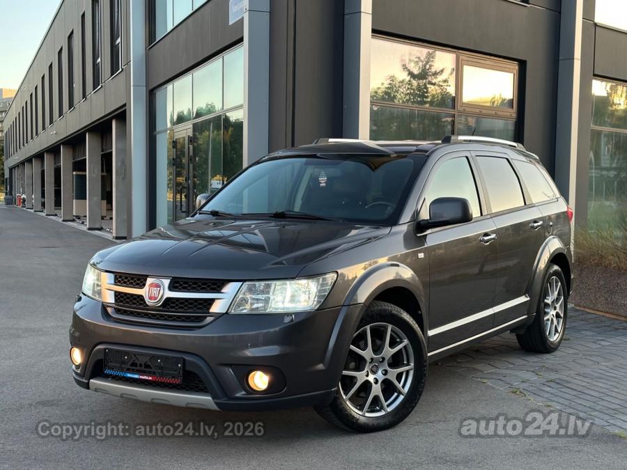 Grey Fiat Freemont 2014 in Tallinn, with an engine capacity of 2.00 L and mileage of 203 thousand km for 4990 €, photo 6 on AUTOMOTO.COM.LV