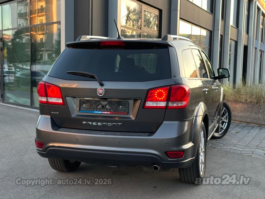 Grey Fiat Freemont 2014 in Tallinn, with an engine capacity of 2.00 L and mileage of 203 thousand km for 4990 €, photo 8 on AUTOMOTO.COM.LV