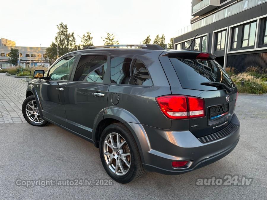 Grey Fiat Freemont 2014 in Tallinn, with an engine capacity of 2.00 L and mileage of 203 thousand km for 4990 €, photo 12 on AUTOMOTO.COM.LV