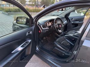 Grey Fiat Freemont 2014 in Tallinn, with an engine capacity of 2.00 L and mileage of 203 thousand km for 4990 €, photo 14 on AUTOMOTO.COM.LV