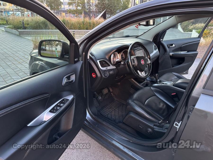 Grey Fiat Freemont 2014 in Tallinn, with an engine capacity of 2.00 L and mileage of 203 thousand km for 4990 €, photo 14 on AUTOMOTO.COM.LV