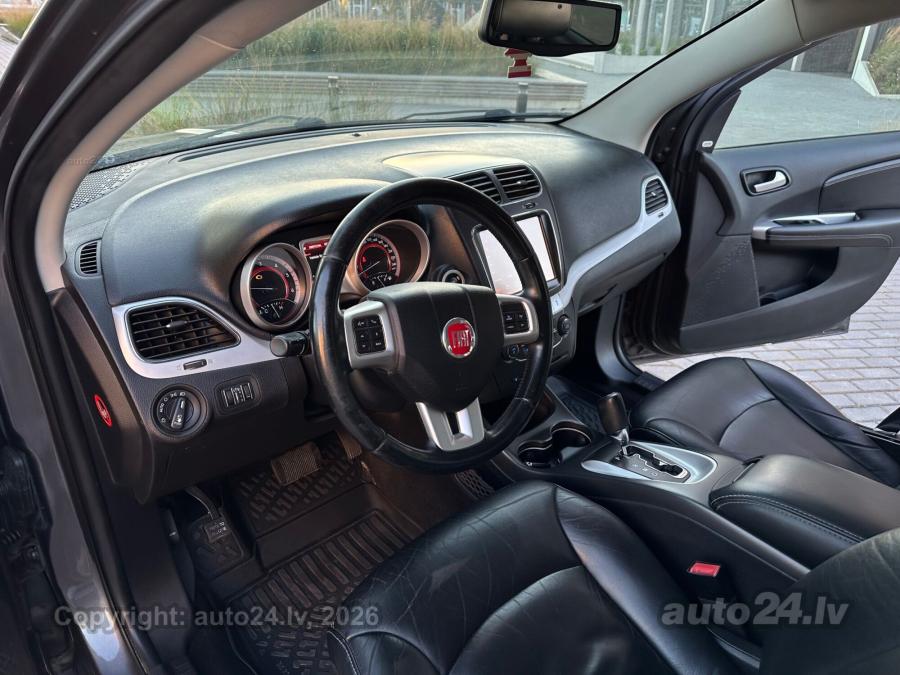 Grey Fiat Freemont 2014 in Tallinn, with an engine capacity of 2.00 L and mileage of 203 thousand km for 4990 €, photo 15 on AUTOMOTO.COM.LV