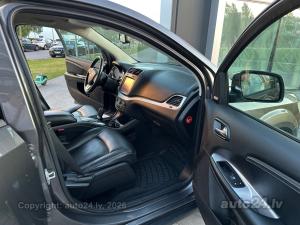 Grey Fiat Freemont 2014 in Tallinn, with an engine capacity of 2.00 L and mileage of 203 thousand km for 4990 €, photo 20 on AUTOMOTO.COM.LV
