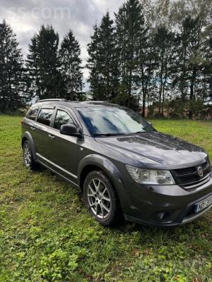 Pelēks Fiat Freemont 2014 Kuldīga, ar dzinēja tilpumu 2.00 L un nobraukumu 334 tūkst. km par 5000 €, foto  vietnē AUTOMOTO.COM.LV