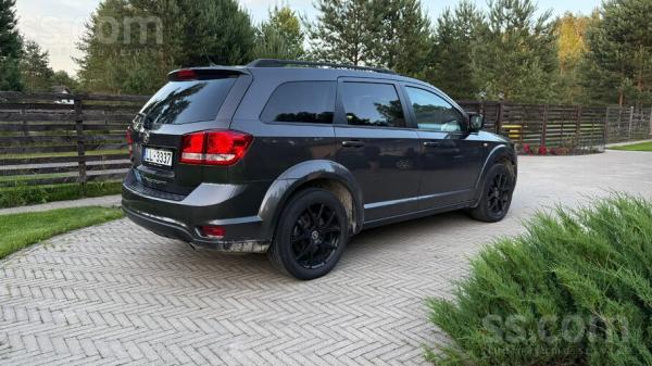 Pelēks Fiat Freemont 2015 Rīga, ar dzinēja tilpumu 2.00 L un nobraukumu 215 tūkst. km par 7300 €, foto 2 vietnē AUTOMOTO.COM.LV