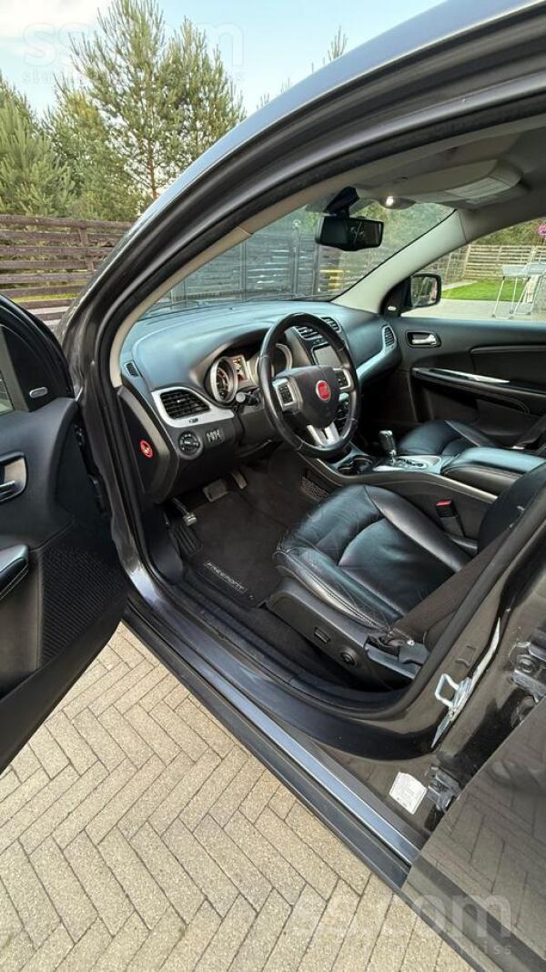 Pelēks Fiat Freemont 2015 Rīga, ar dzinēja tilpumu 2.00 L un nobraukumu 215 tūkst. km par 7300 €, foto 8 vietnē AUTOMOTO.COM.LV