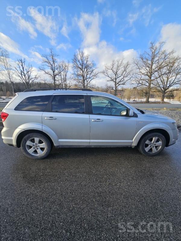 Grey Fiat Freemont 2011 in Aizkraukle, with an engine capacity of 2.00 L and mileage of 301 thousand km for 3500 €, photo 2 on AUTOMOTO.COM.LV