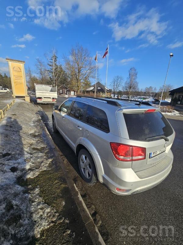 Grey Fiat Freemont 2011 in Aizkraukle, with an engine capacity of 2.00 L and mileage of 301 thousand km for 3500 €, photo 3 on AUTOMOTO.COM.LV