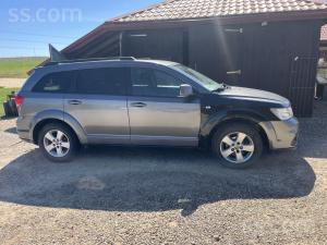 Grey Fiat Freemont 2011 in Tukums, with an engine capacity of 2.00 L and mileage of 304 thousand km for 3200 €, photo 5 on AUTOMOTO.COM.LV