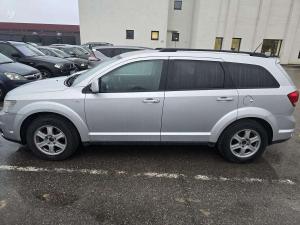 Grey Fiat Freemont 2012 in Kaunas, with an engine capacity of 1.96 L and mileage of 270 thousand km for 3500 €, photo 4 on AUTOMOTO.COM.LV