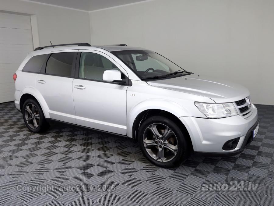 Pelēks Fiat Freemont 2012 Tallina, ar dzinēja tilpumu 2.00 L un nobraukumu 269 tūkst. km par 2999 €, foto 1 vietnē AUTOMOTO.COM.LV