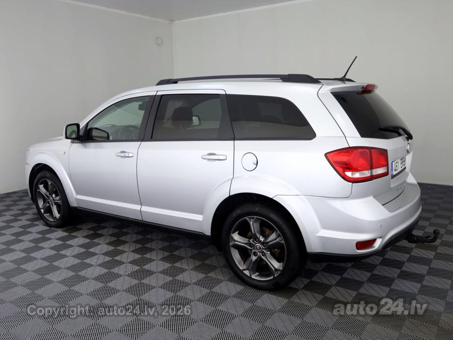 Pelēks Fiat Freemont 2012 Tallina, ar dzinēja tilpumu 2.00 L un nobraukumu 269 tūkst. km par 2999 €, foto 5 vietnē AUTOMOTO.COM.LV