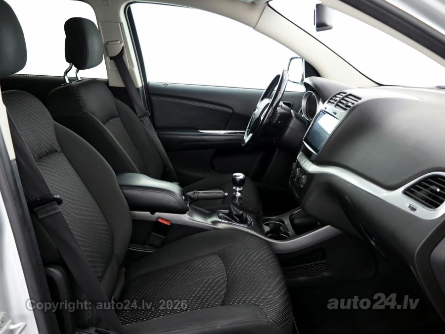 Pelēks Fiat Freemont 2012 Tallina, ar dzinēja tilpumu 2.00 L un nobraukumu 269 tūkst. km par 2999 €, foto 7 vietnē AUTOMOTO.COM.LV